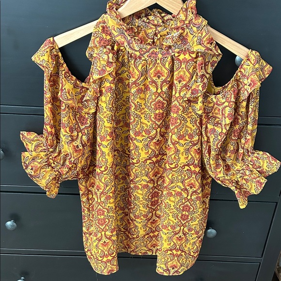 Max Studio | Tops | Max Studio Yellow And Red Paisley Cold Shoulder ...